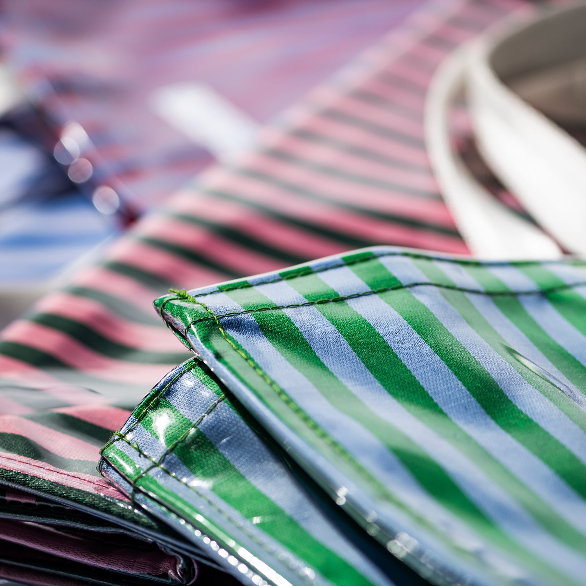 COVERED SCHOOL TIE FABRIC MARKET BAG / Dark Green x Pink – PUEBCO AUSTRALIA